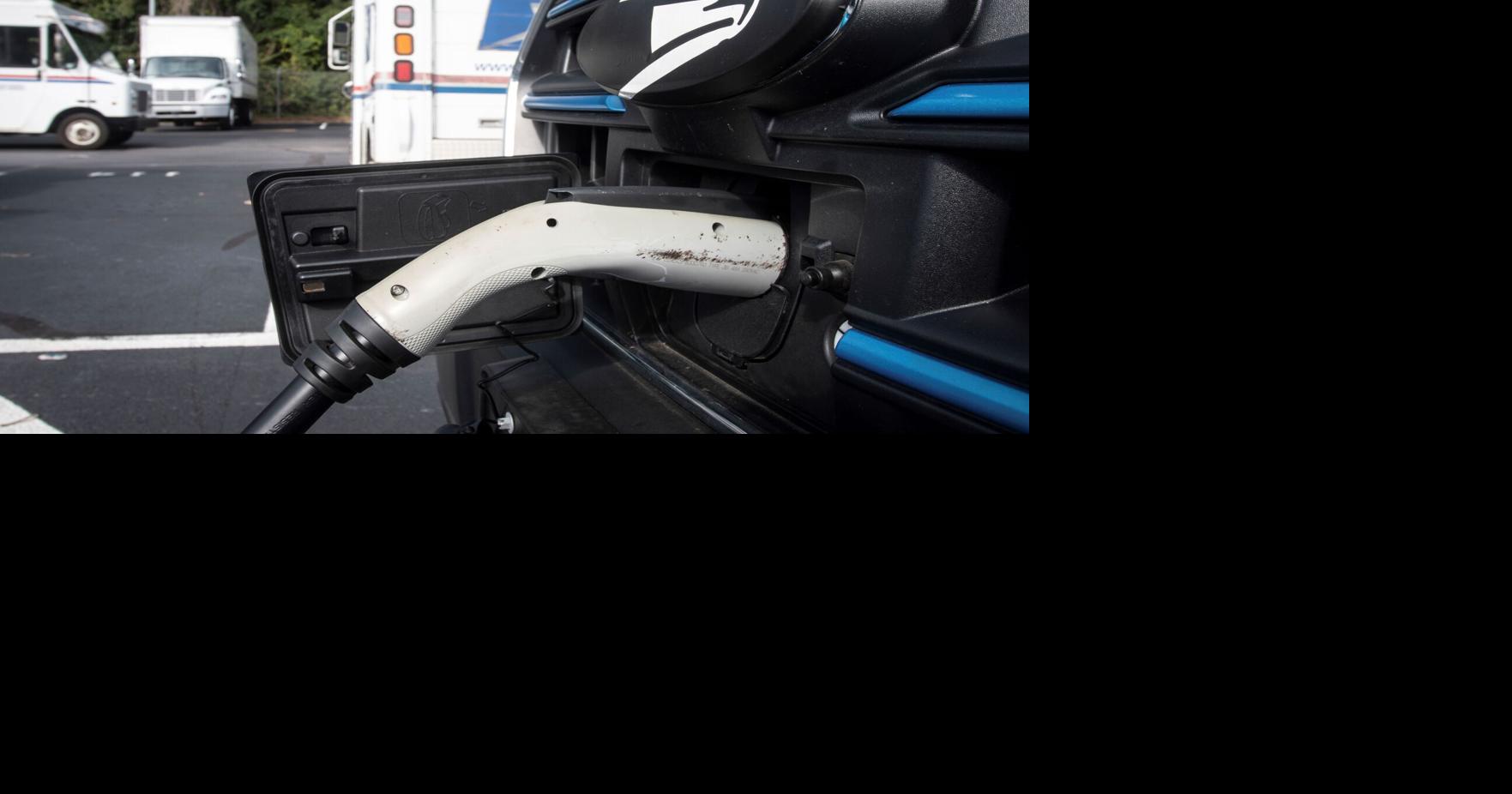 New electric USPS vehicles get rave reviews from carriers