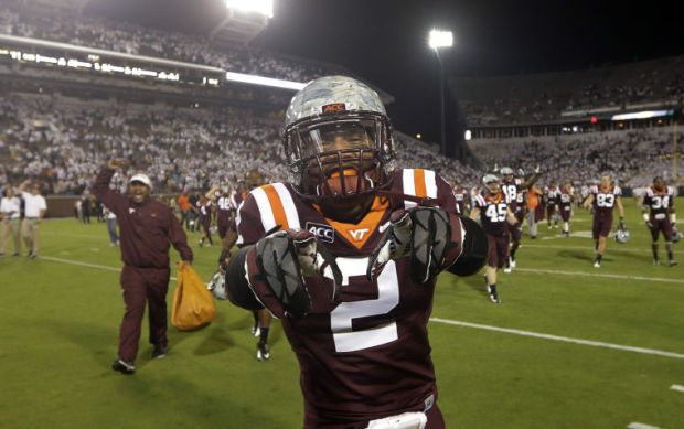 With Facyson out, Riley making most of first-team reps this spring