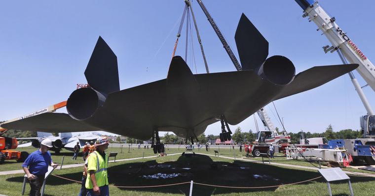 SR-71 spy plane takes to the air at Aviation Museum