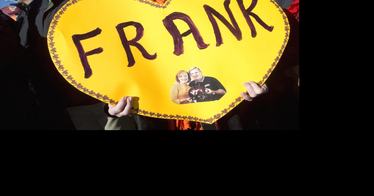 Gallery: Fans give Beamer warm welcome for final game at Lane Stadium