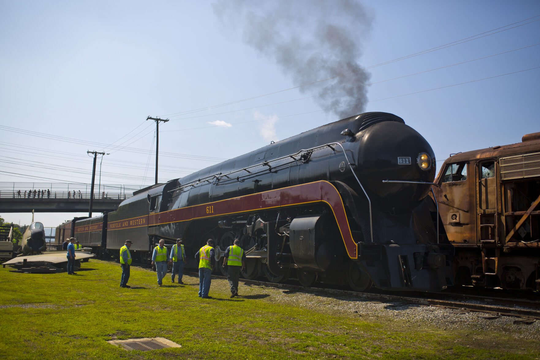 Diesel locomotives replace No. 611 for remaining excursions