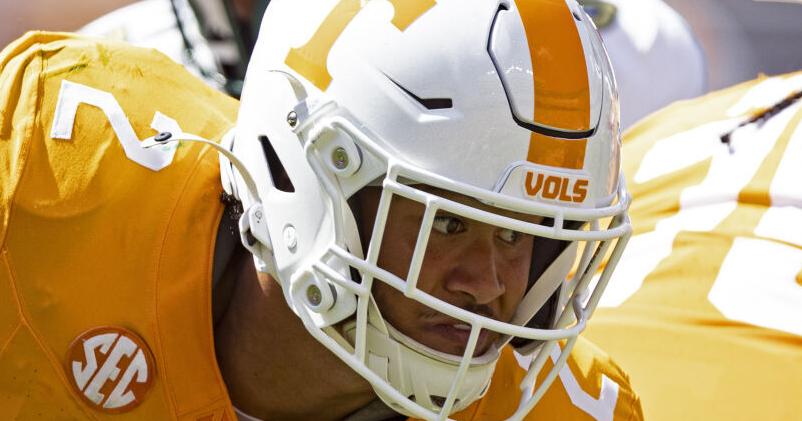 In the region: Everett, Lewis enter transfer portal