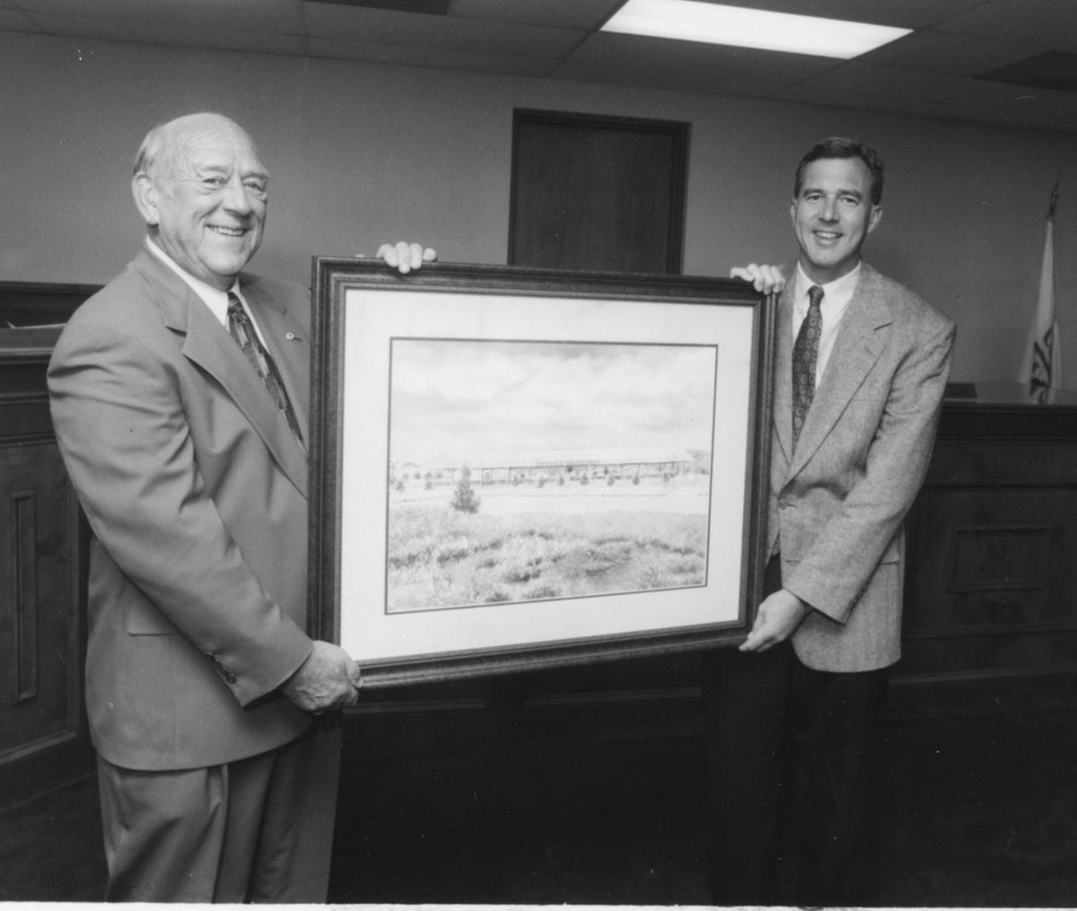 Randy Mills leaves office after serving 20 years as mayor of Conyers ...