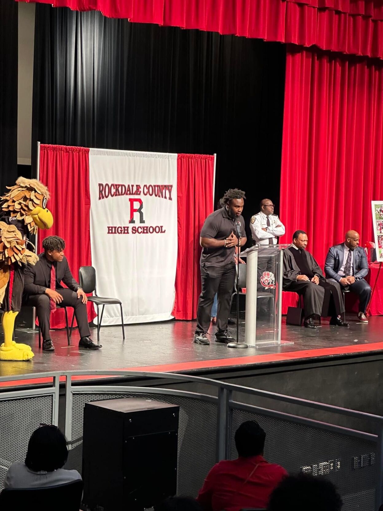 Rockdale County High students rally around anti-bullying campaign ...