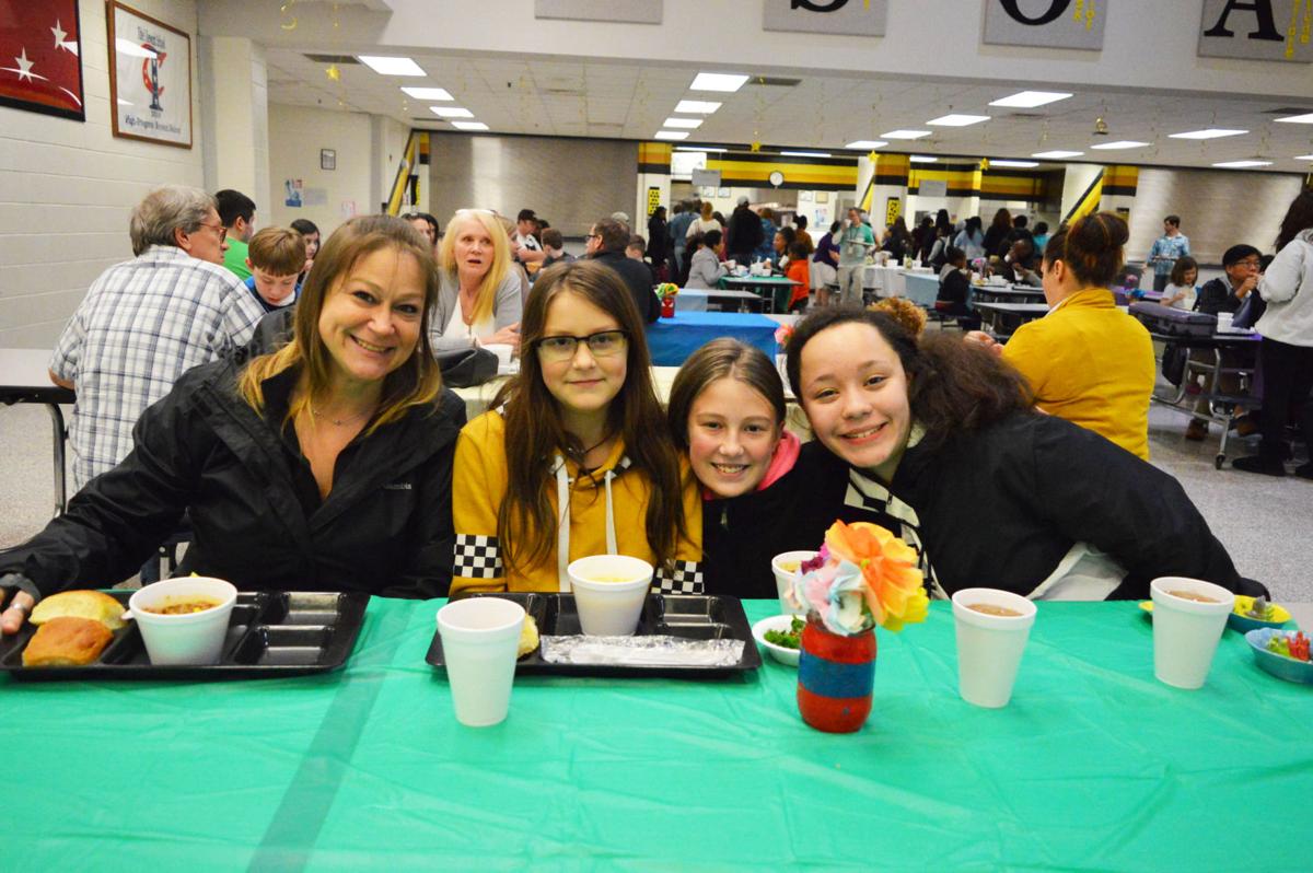 General Ray Davis collects over $1,500 at annual Empty Bowls Dinner ...