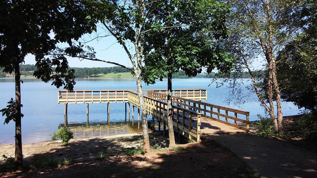Lake Varner Park offers renovated pier, new playground equipment ...