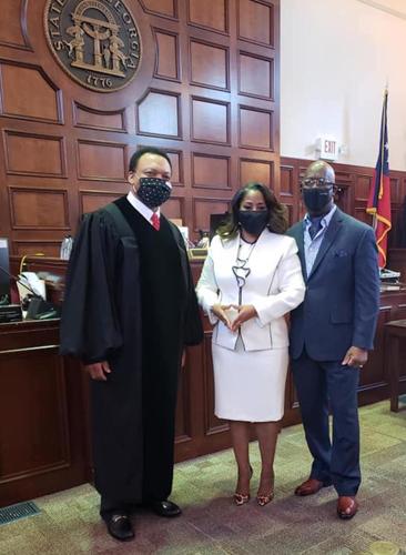 Rockdal Clerk of Courts Janice Morris takes oath of office | News ...