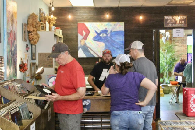 Tar River Record Show brings nostalgia, good vibes | Feature Story ...