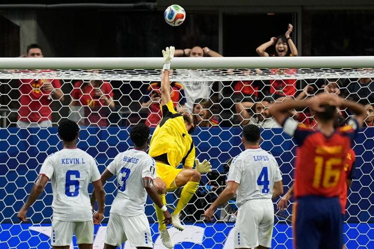 Cape Verde holds Spain to a surprising 0-0 draw in the country's World ...
