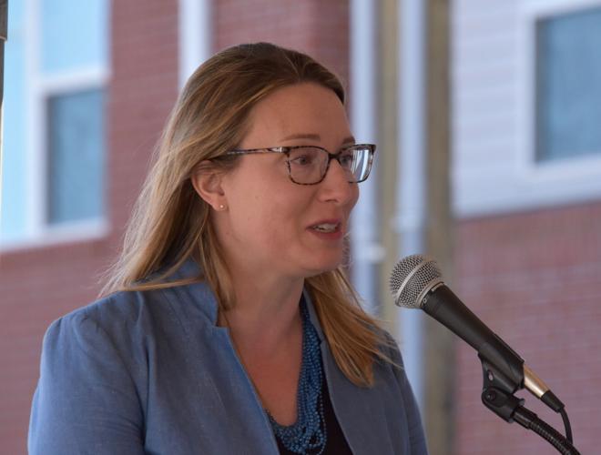 Five Points Crossing apartments officially opens | Local News ...