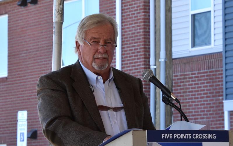 Five Points Crossing apartments officially opens | Local News ...