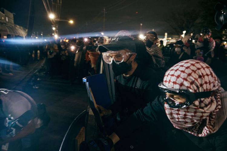 Photos show protestors and ICE agents clashing outside a New Jersey ...