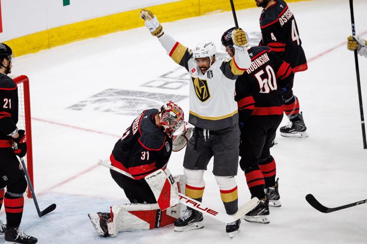 Tomas Hertl's late goal lifts Golden Knights past Hurricanes 5-4 to ...
