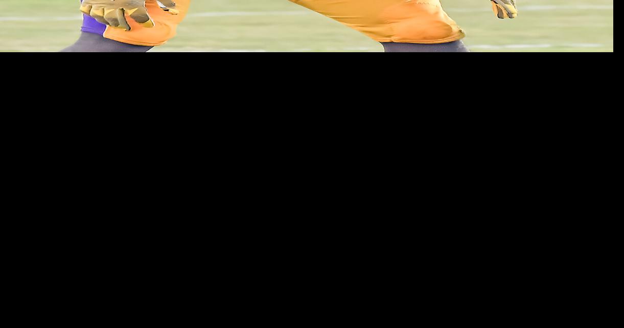 Tarboro plays host to Warren County in third round of Class 1A football ...