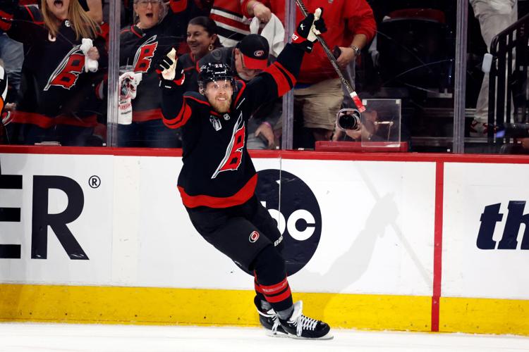 Hertl's late goal lifts Golden Knights past Hurricanes 5-4 to open ...