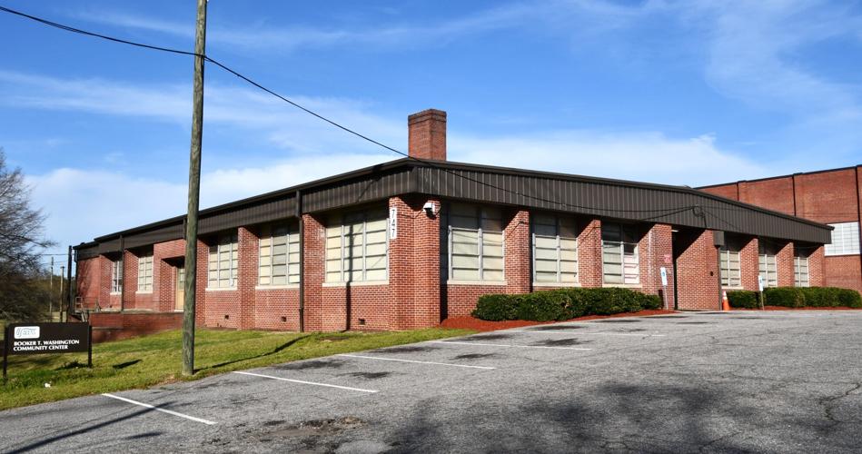 City's leaders hash out plans for community center's future | Local ...