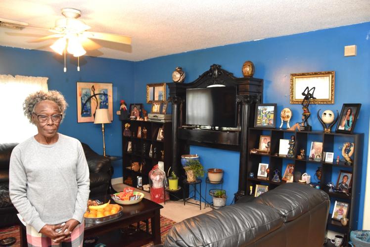 Next-door neighbors irate over deteriorating duplex | Local News ...