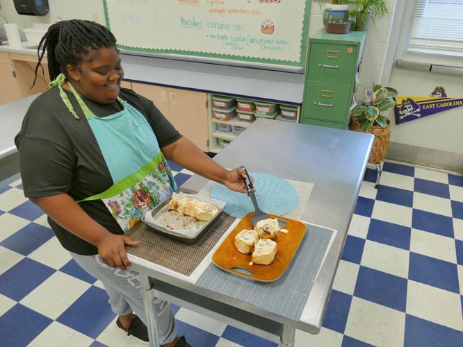 Accelerator course enhances student cooking, baking skills | State ...