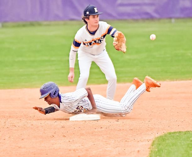 BASEBALL ROUNDUP: Tarboro bats wake up late in win over Ridgecroft ...