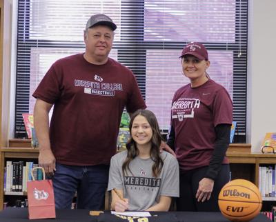 Family, always: Wade inks with Meredith College | Local | rrdailyherald.com