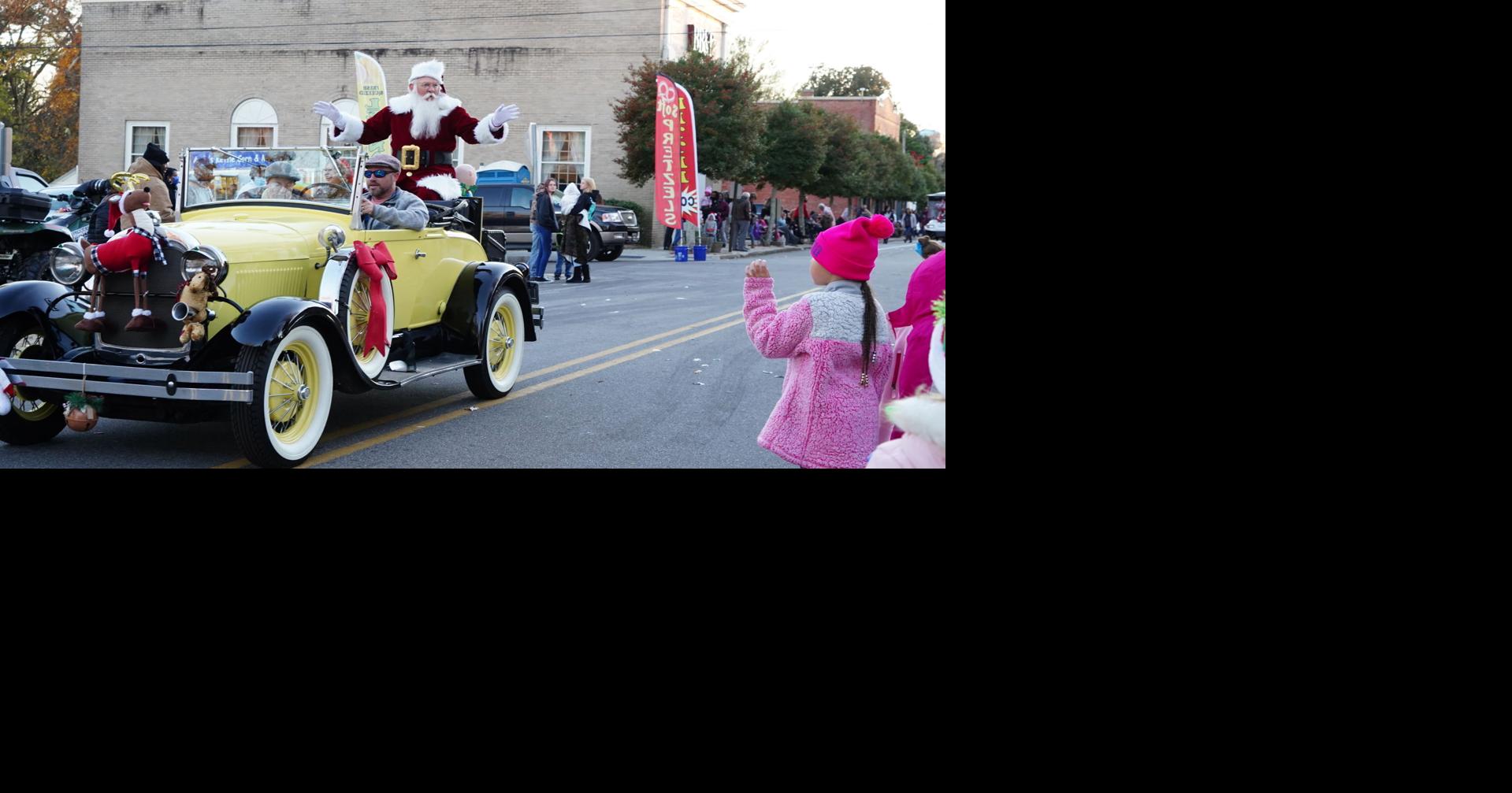 Christmas parades: To throw, not to throw candy | News | rrdailyherald.com