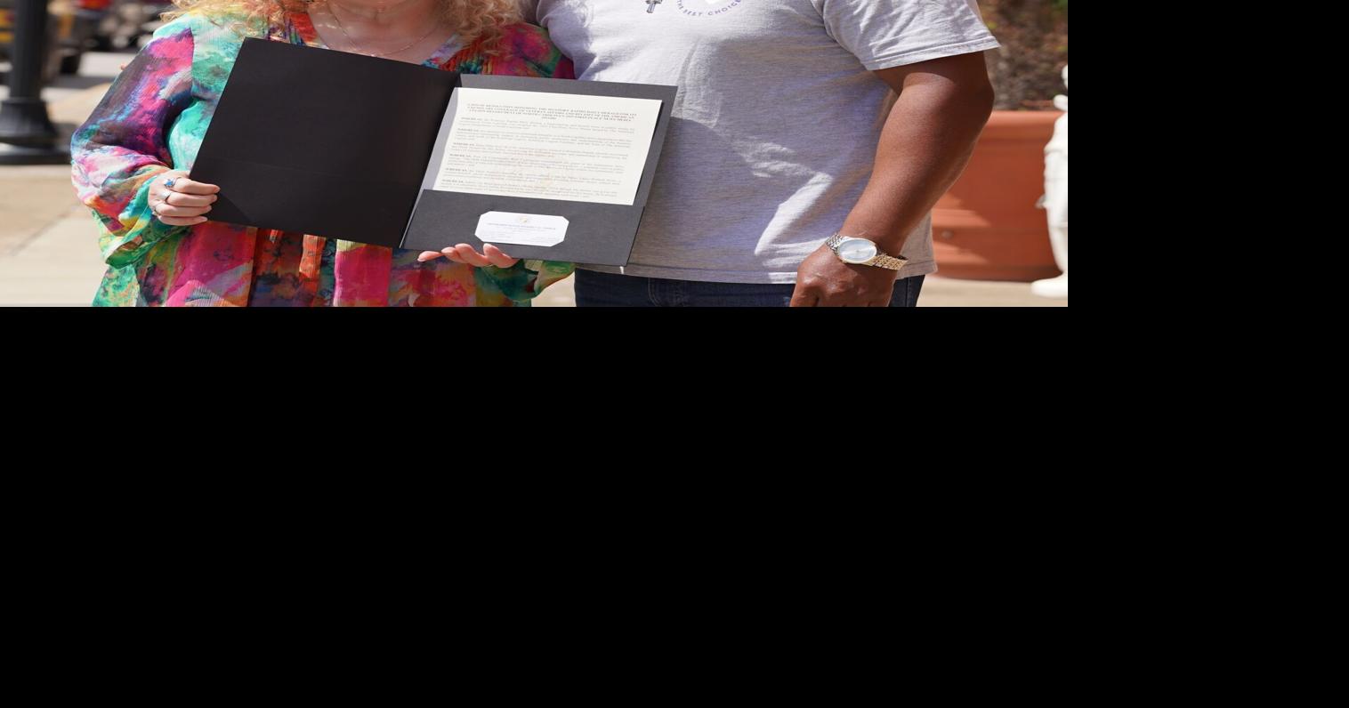 Rep. Pierce presents resolution to The Herald | Local News ...