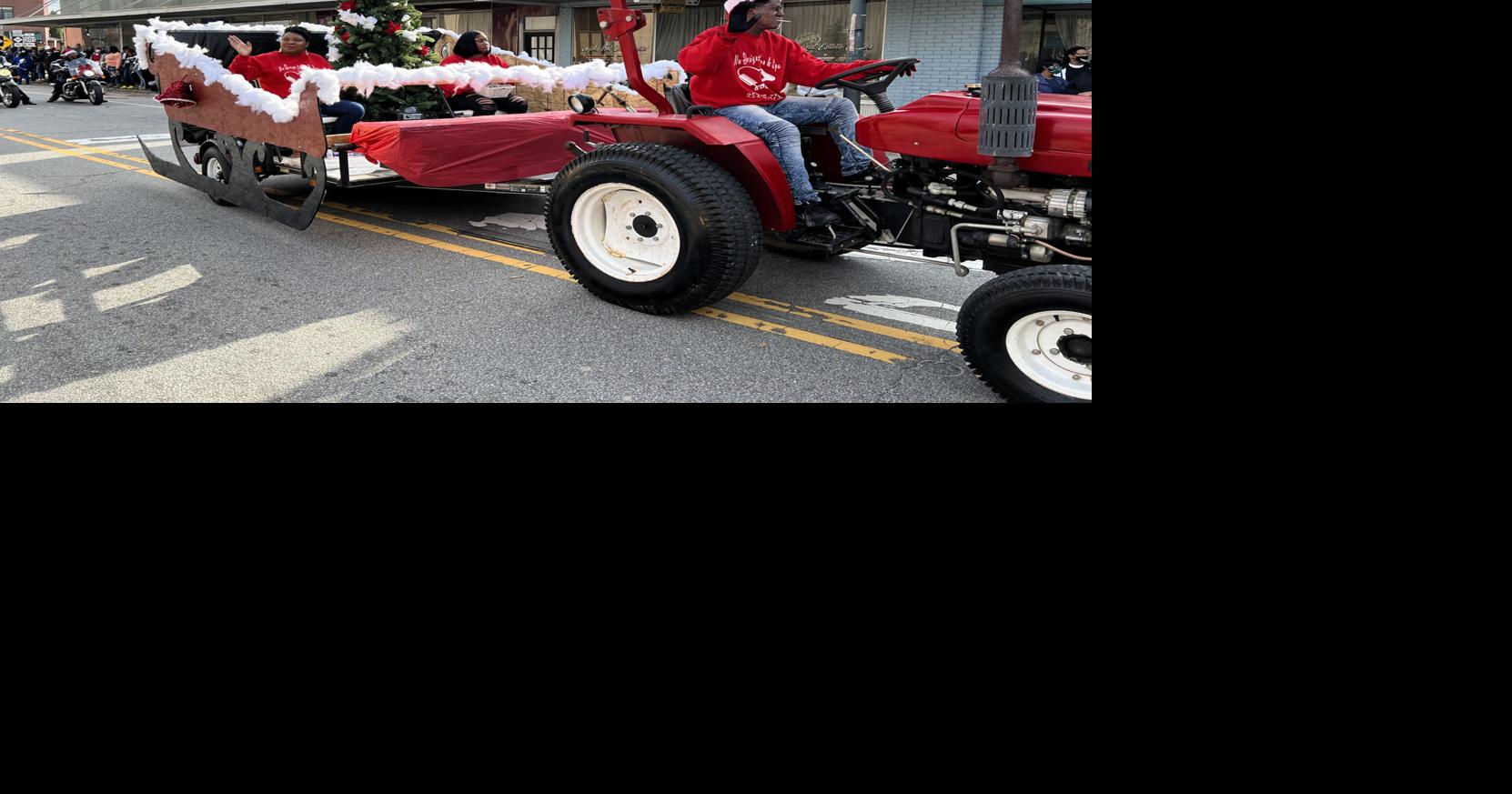 Scenes from the Enfield Christmas Parade | Local News | rrdailyherald.com