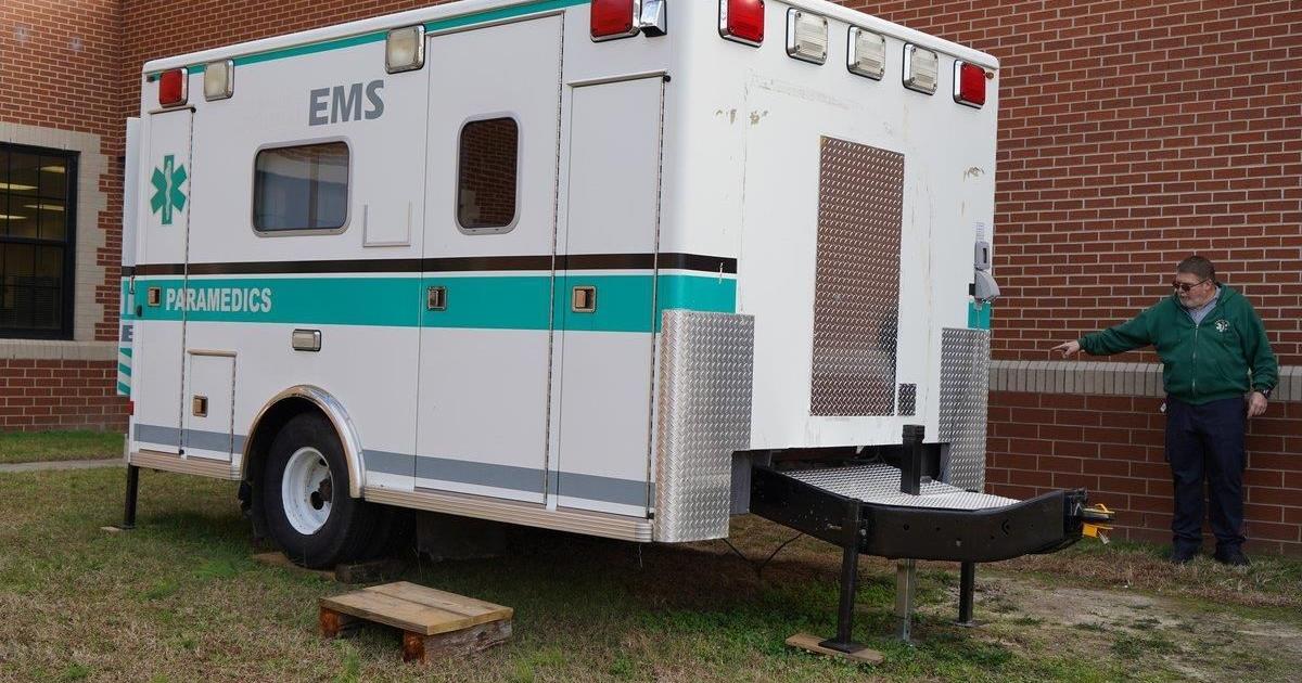 RRHS students get a simulation ambulance | Local News | rrdailyherald.com