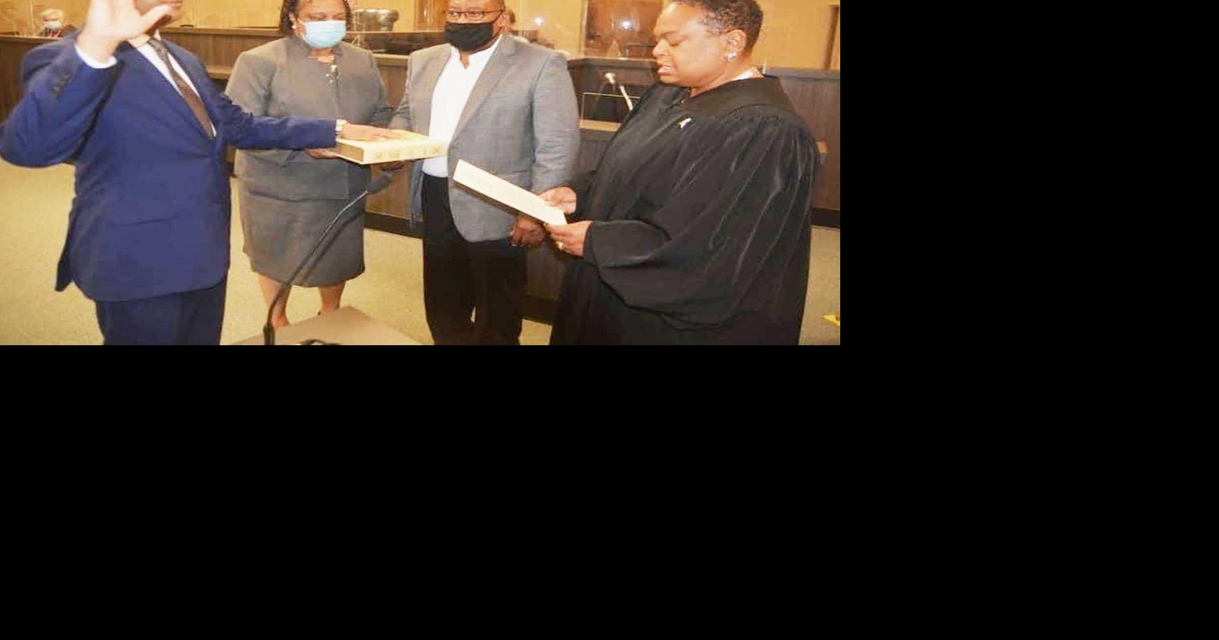 Graves sworn in as Superior Court Judge | Local News | rrdailyherald.com