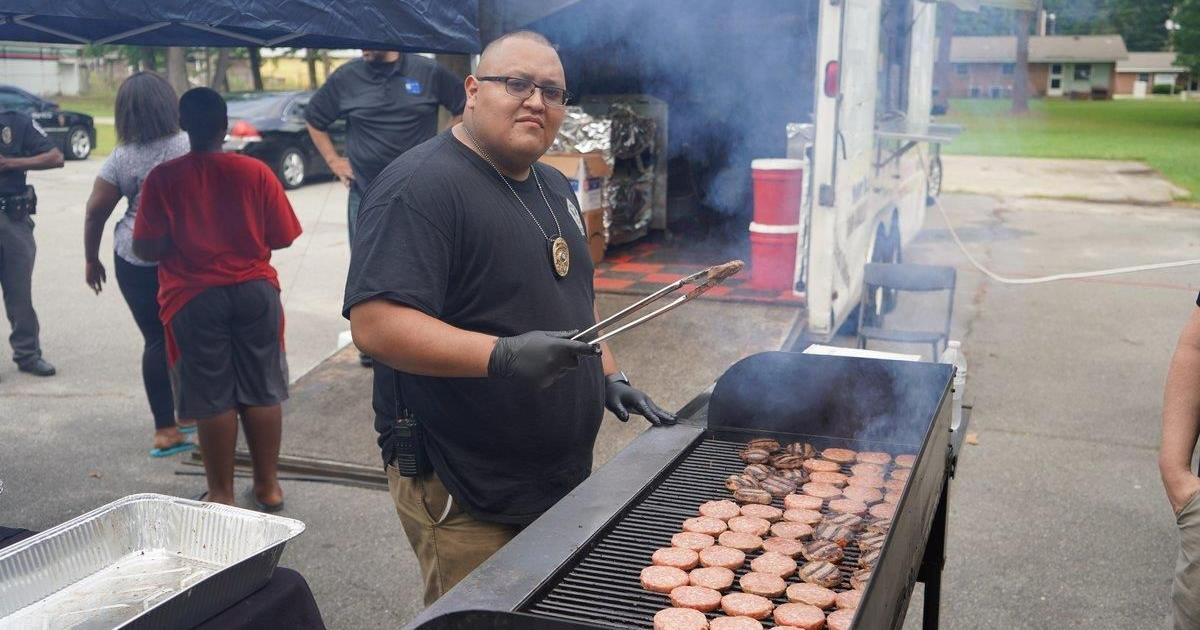 Enfield police cook breakfast for the community | Local News ...