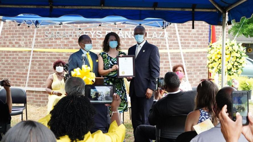 Sarah Keys Evans Plaza unveiled | Local News | rrdailyherald.com