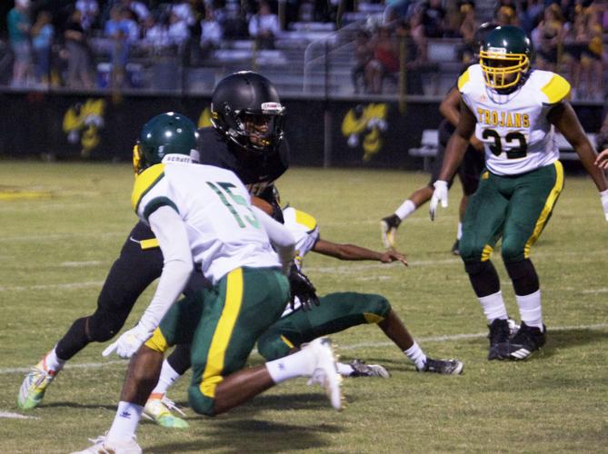 Jackets defeat the Trojans 54-7 | Local | rrdailyherald.com