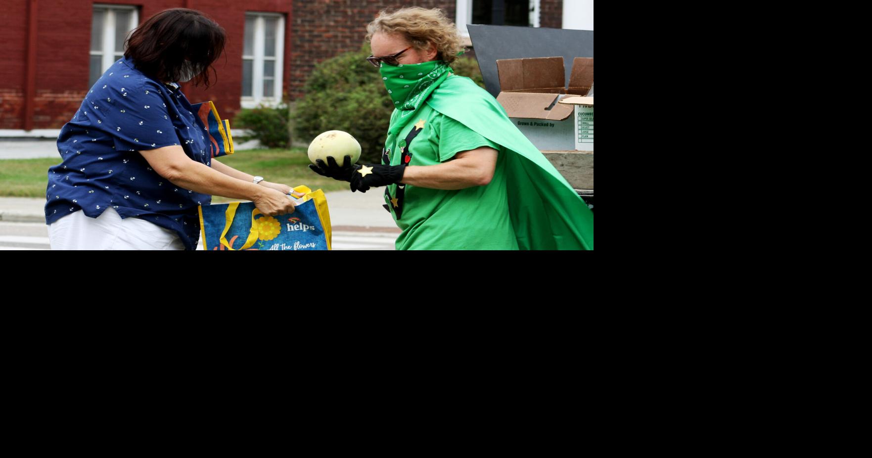 How Captain Veggie Man and volunteers are bringing free food to ...