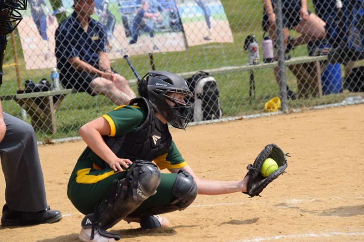Here's a gallery of photos of the Comets' softball team at Essex ...