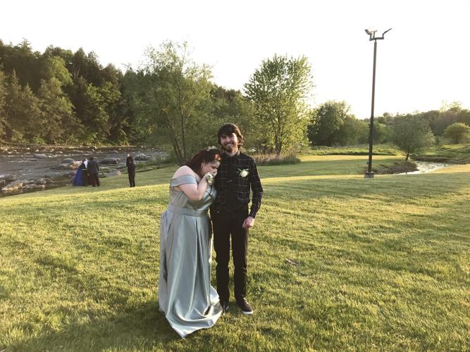 82 PHOTOS: Franklin County students go to prom | Schools | samessenger.com