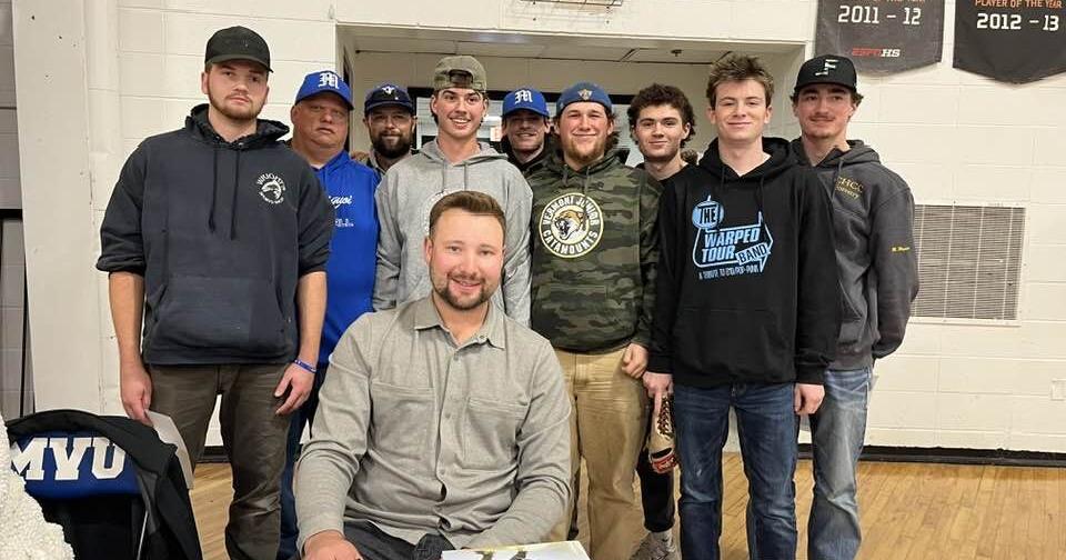 Cal Raleigh hosts meet and greet; celebrates Gold and Platinum Glove ...