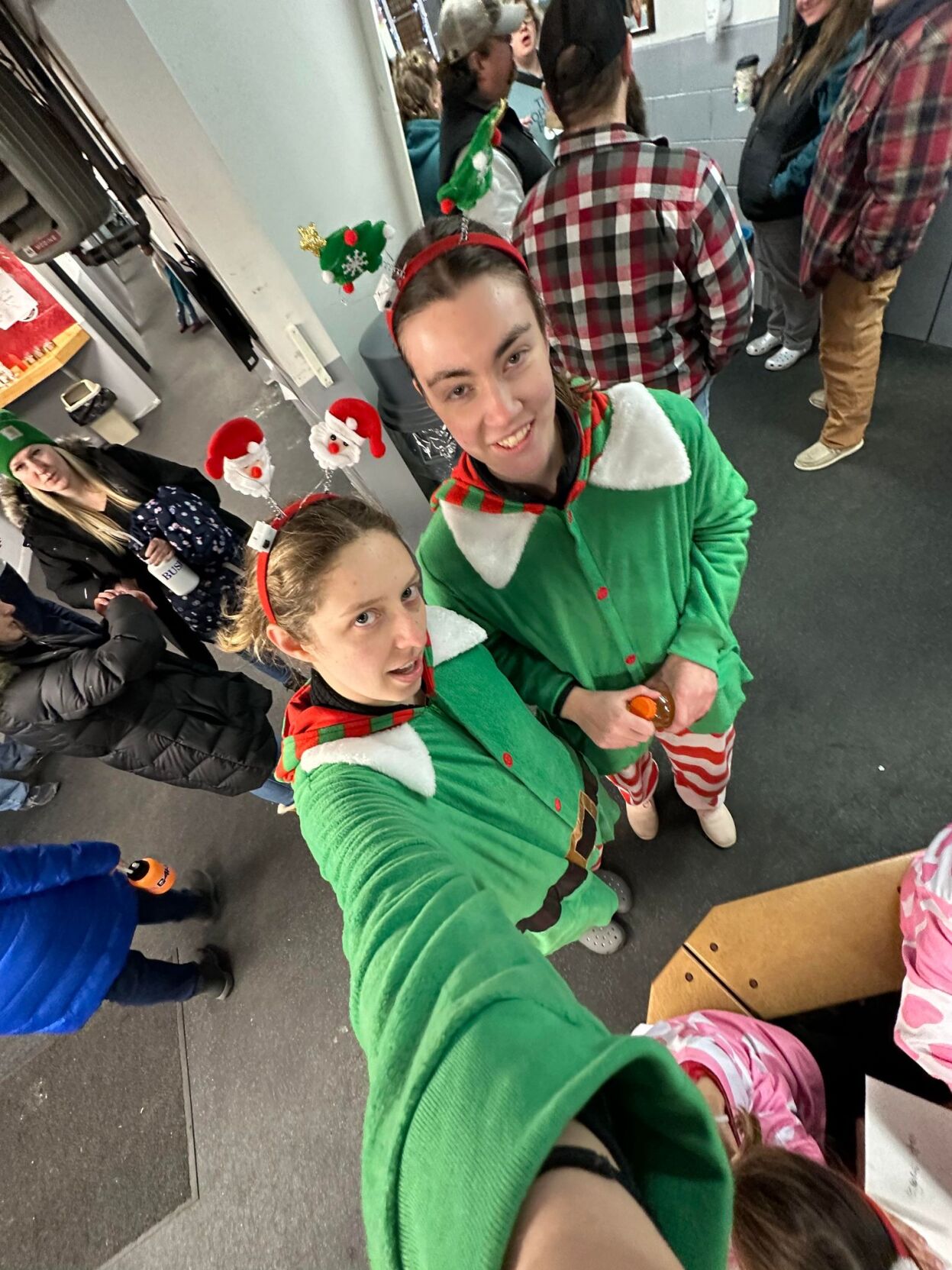 U10 MAHA girls create cards of thanks to first responders | Sports ...