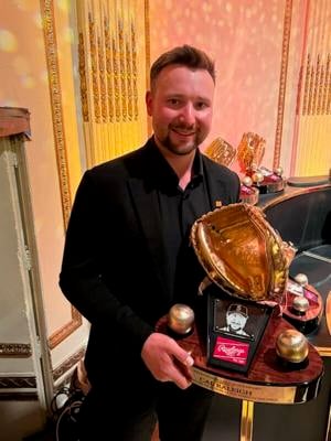 Cal Raleigh wins 2024 Rawlings Gold and Platinum Gloves! | Sports ...