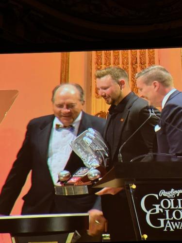 Cal Raleigh wins 2024 Rawlings Gold and Platinum Gloves! | Sports ...