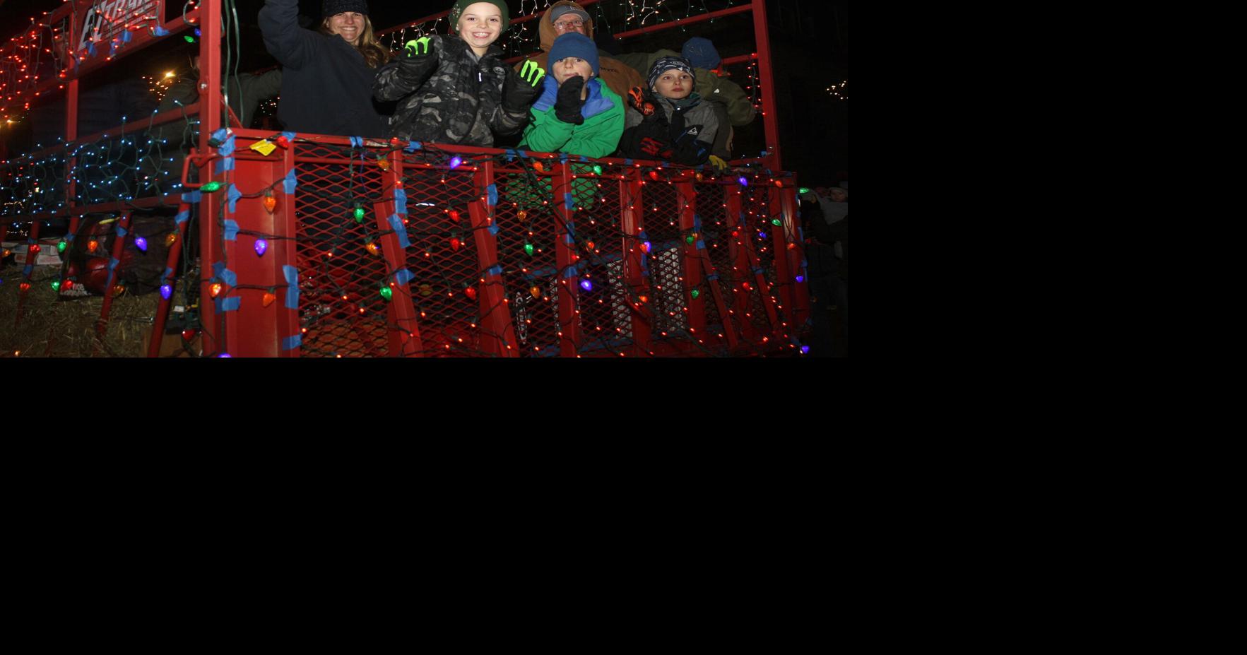 PHOTOS: Holiday Tractor Parade and Running of the Bells draw hundreds ...