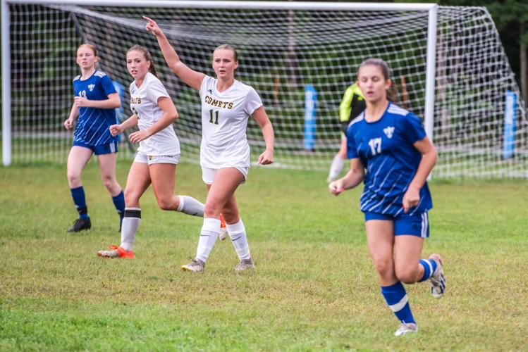 Comets slip past Thunderbirds; Isabelle Montagne scores winning goal ...