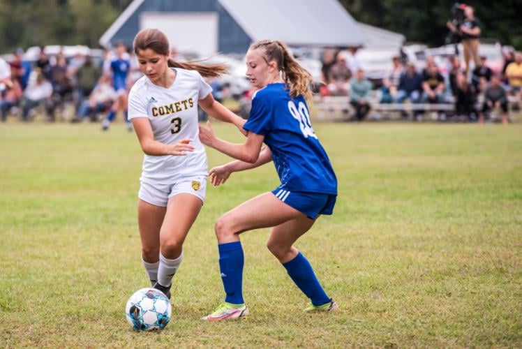 Comets slip past Thunderbirds; Isabelle Montagne scores winning goal ...