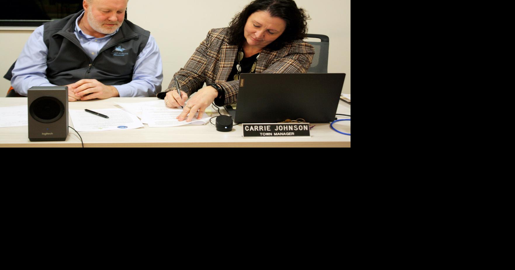 A historic signing: St. Albans Town and City officially sign agreement ...