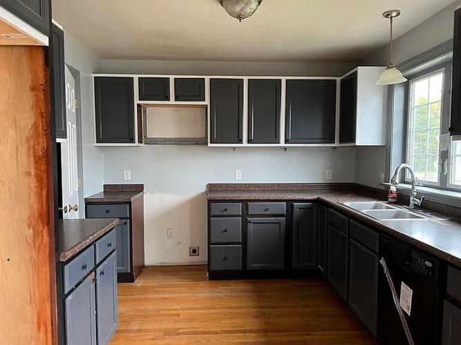 Home tour of the week: This $270,000 fixer upper condo in fairfax has a ...
