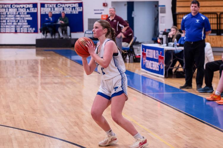 Thunderbirds edge Bullets in nail biter; Avery Guyette nets 17 ...