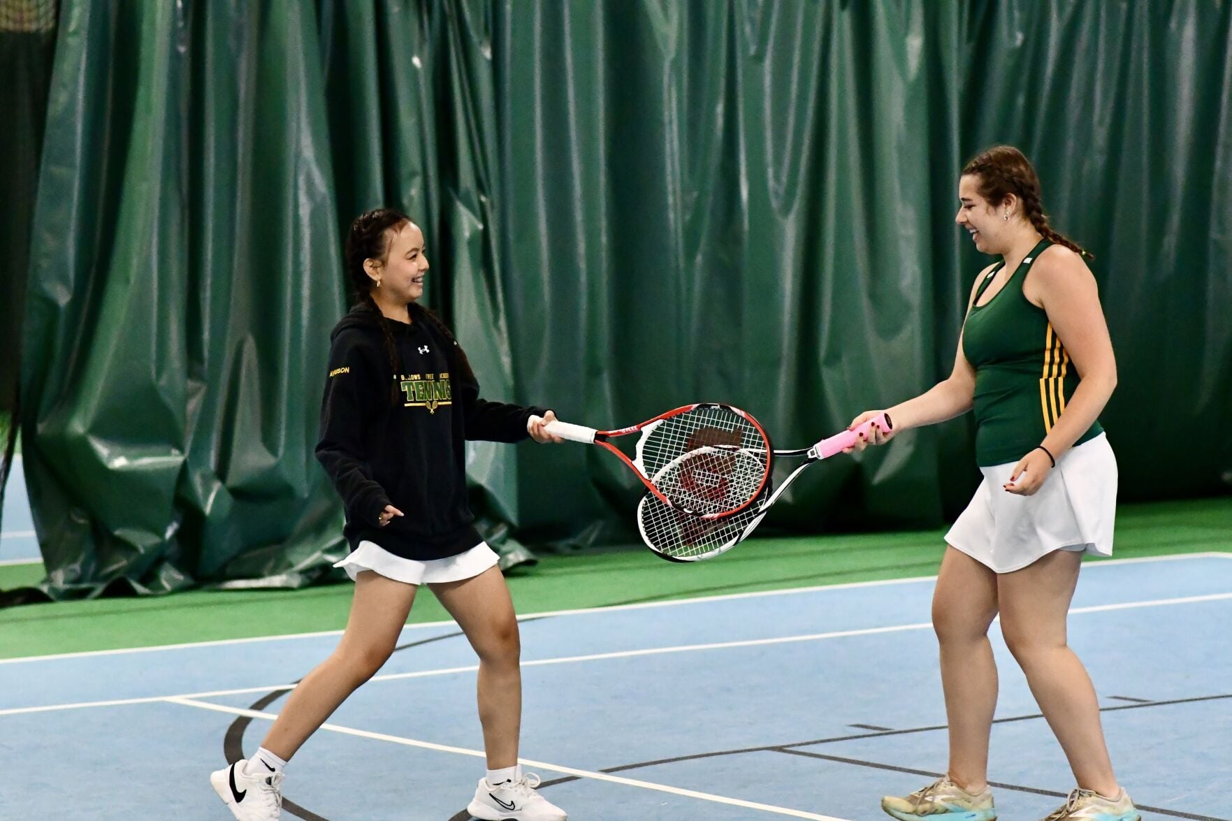 Comet tennis outlook: hard workers and new faces for 2025 | Sports | samessenger.com
