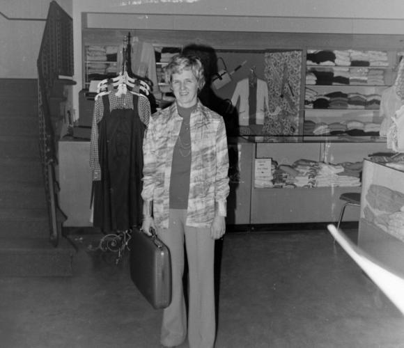 Feb. 23 1976 | | samessenger.com