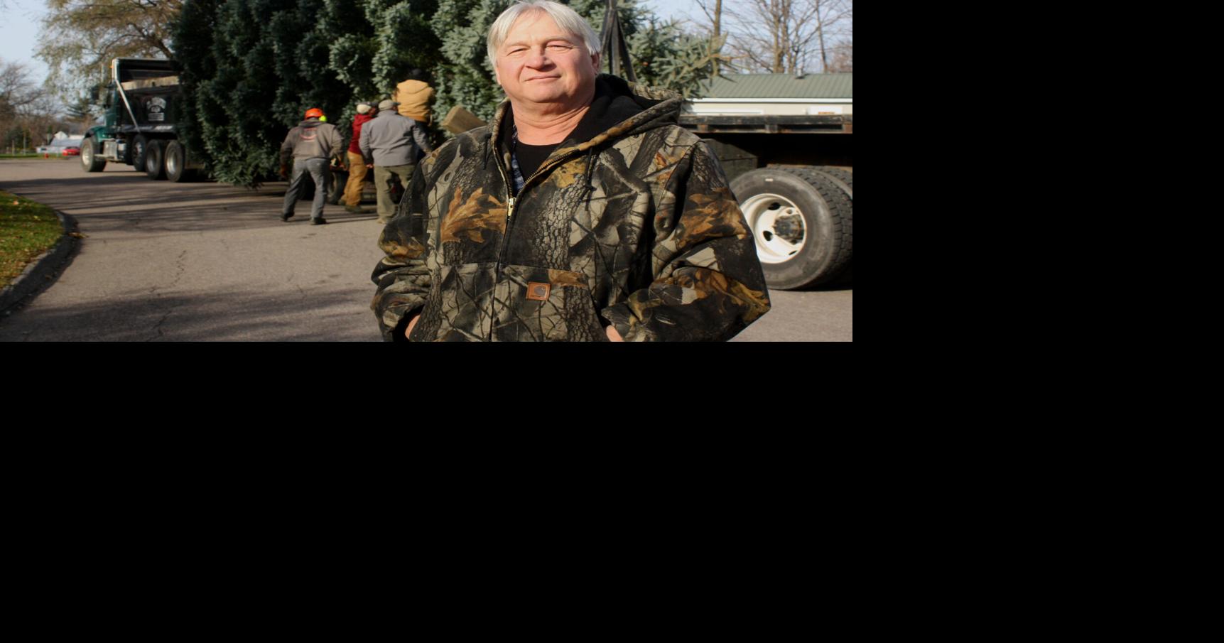 The Durfee tree goes to Montpelier | Local News | samessenger.com