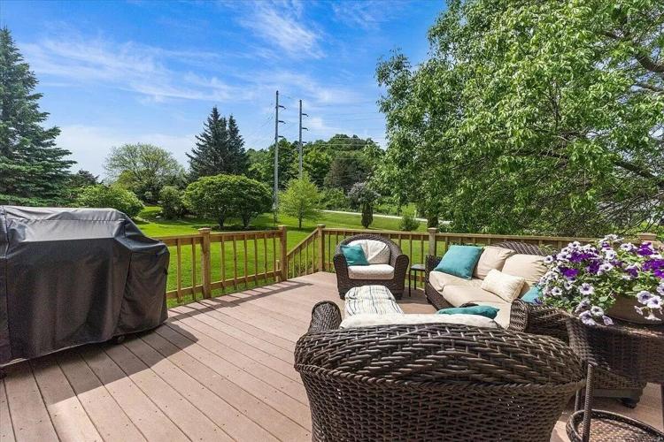 Home tour of the week: A $455,000 home in St. Albans Town with large ...