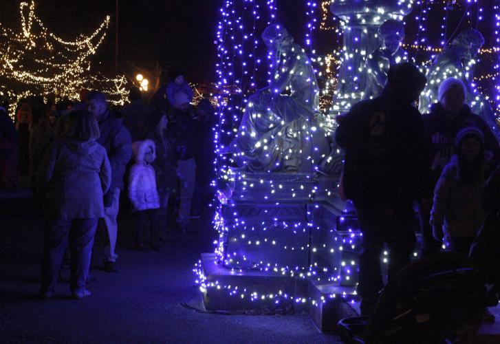 A new holiday tradition in St. Albans? Laser light show kicks off ...